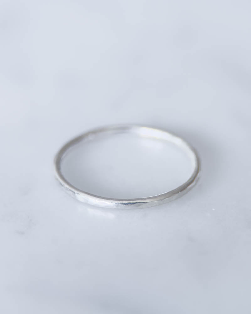 Tunna silverringar - Köp tunna ringar i äkta silver från Nude