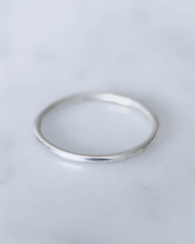 Tunna silverringar - Köp tunna ringar i äkta silver från Nude