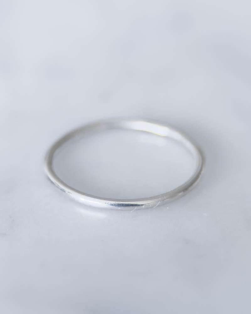 Tunna silverringar - Köp tunna ringar i äkta silver från Nude