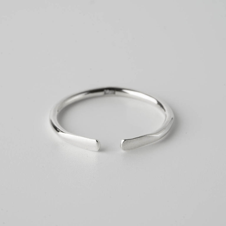 Tunna silverringar - Köp tunna ringar i äkta silver från Nude