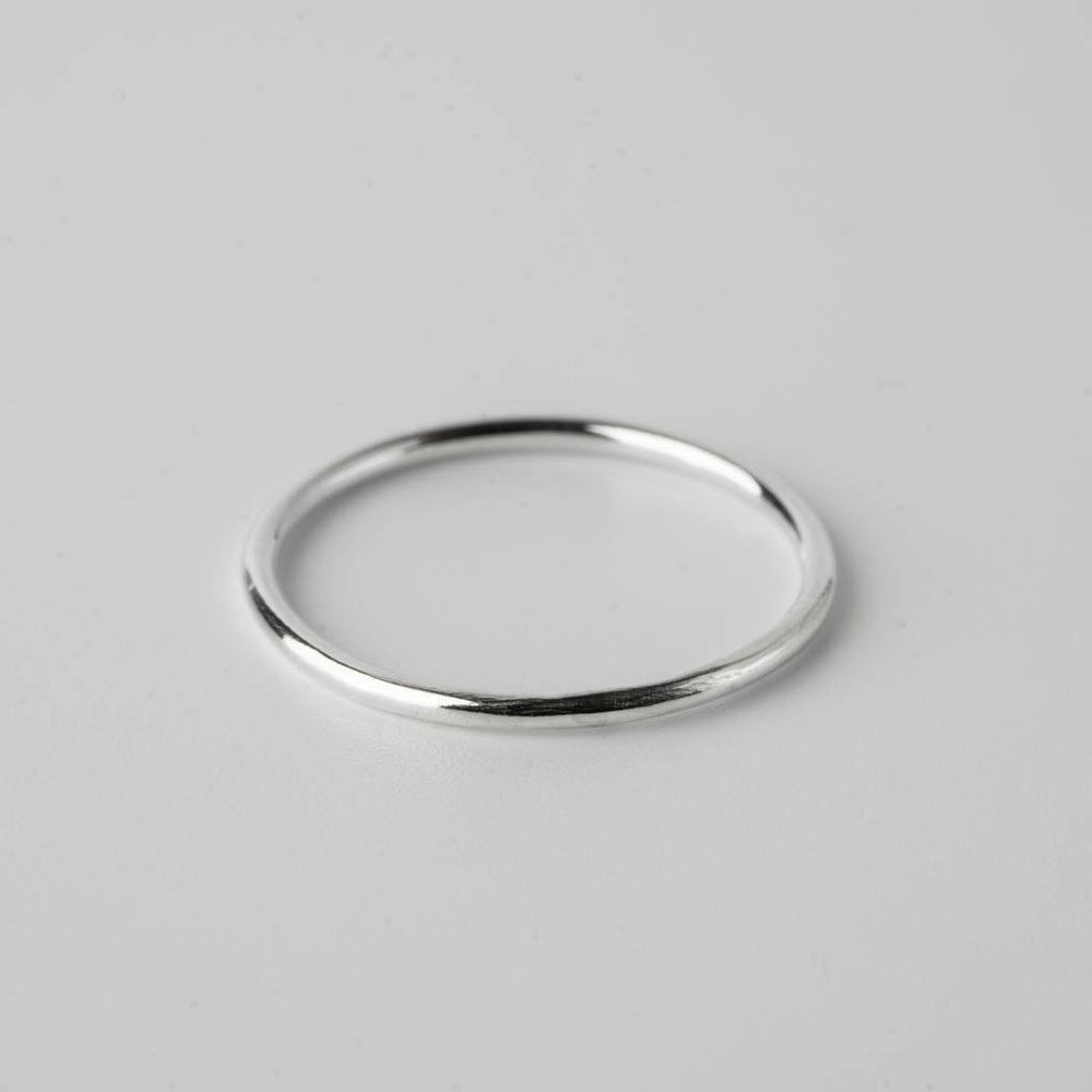 Tunna silverringar - Köp tunna ringar i äkta silver från Nude
